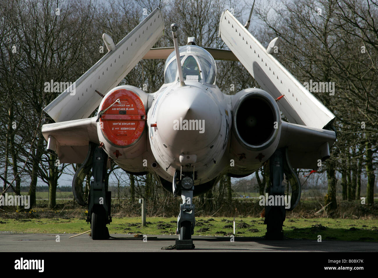 Raf buccaneer gulf war jet hi-res stock photography and images - Alamy