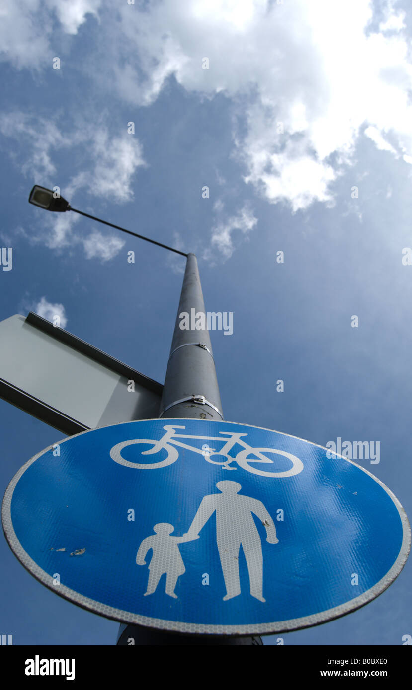Cycling shared use sign hi-res stock photography and images - Alamy