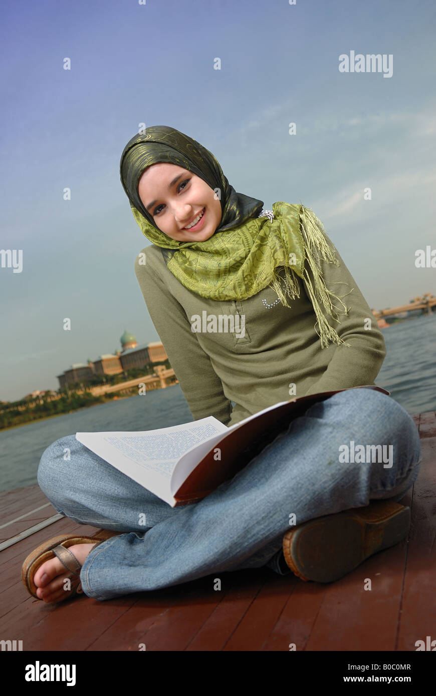 Muslim Student Girl Dress Head Scarf Stock Photo - Alamy