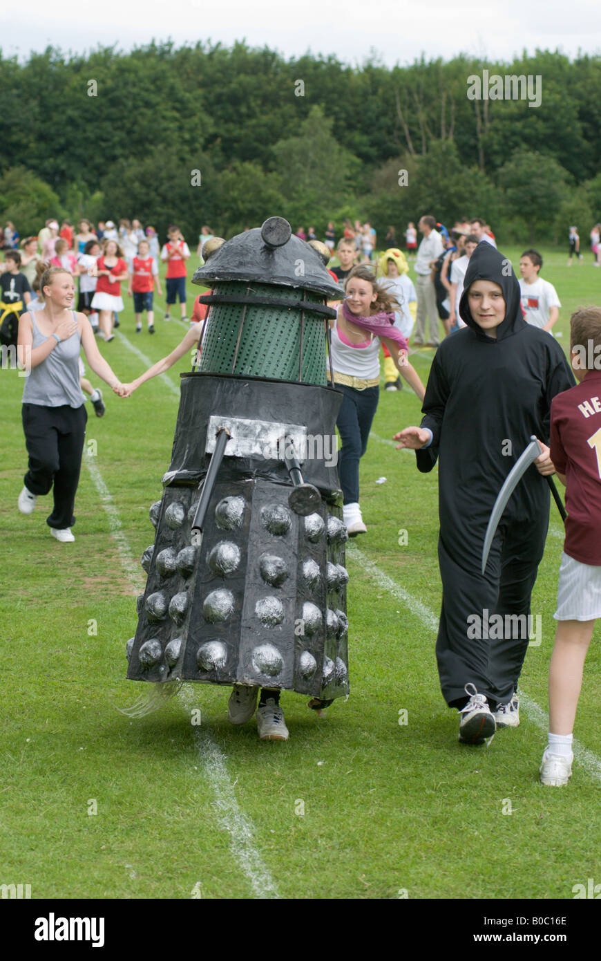 School fun run UK Stock Photo - Alamy