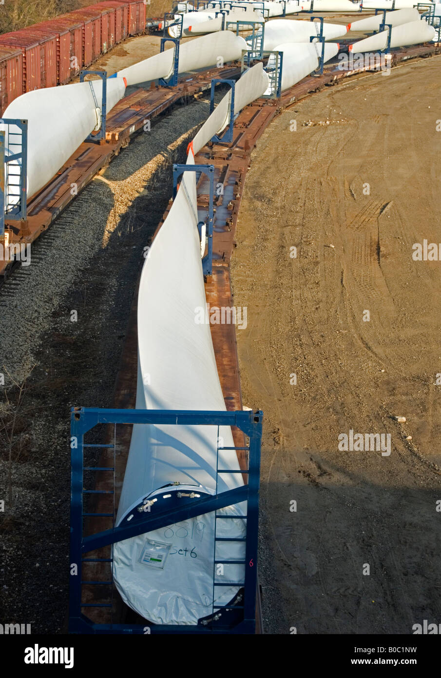 Wind turbine components windmill blades on railroad cars Stock Photo ...