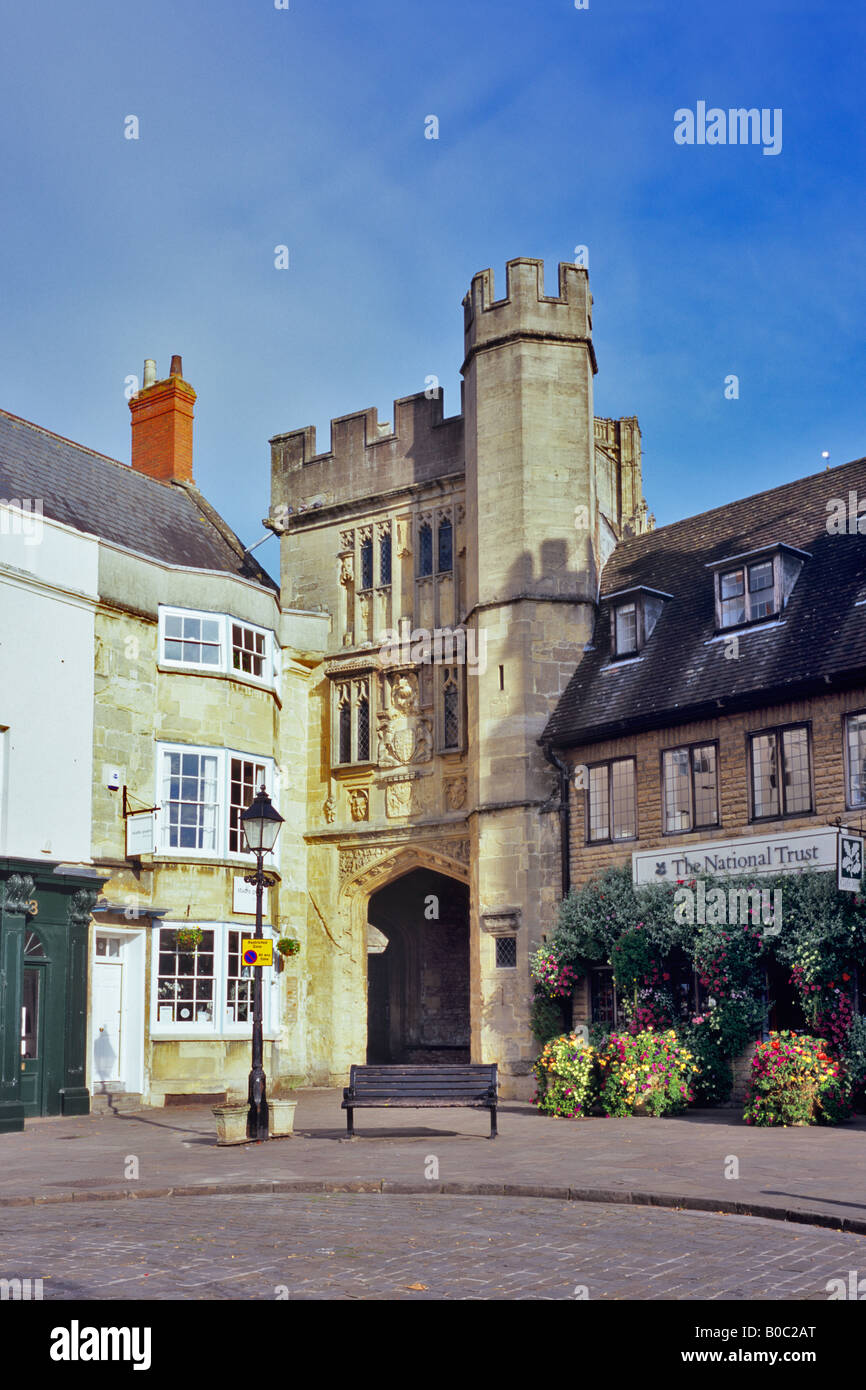 Penniless porch wells cathedral hi-res stock photography and images - Alamy