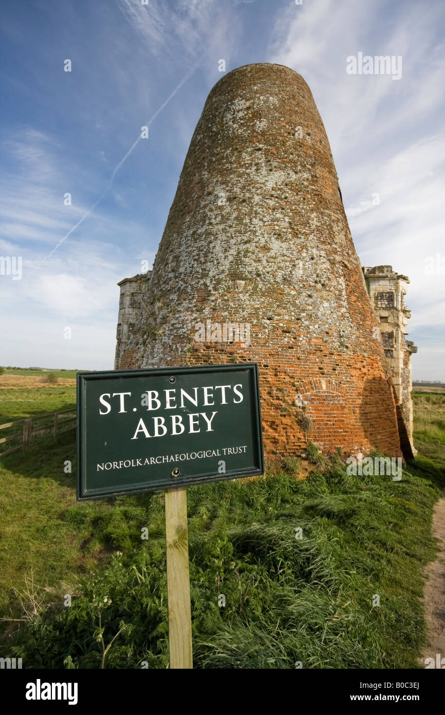 St Benets Abbey - a ruined ninth-century monastery Stock Photo - Alamy
