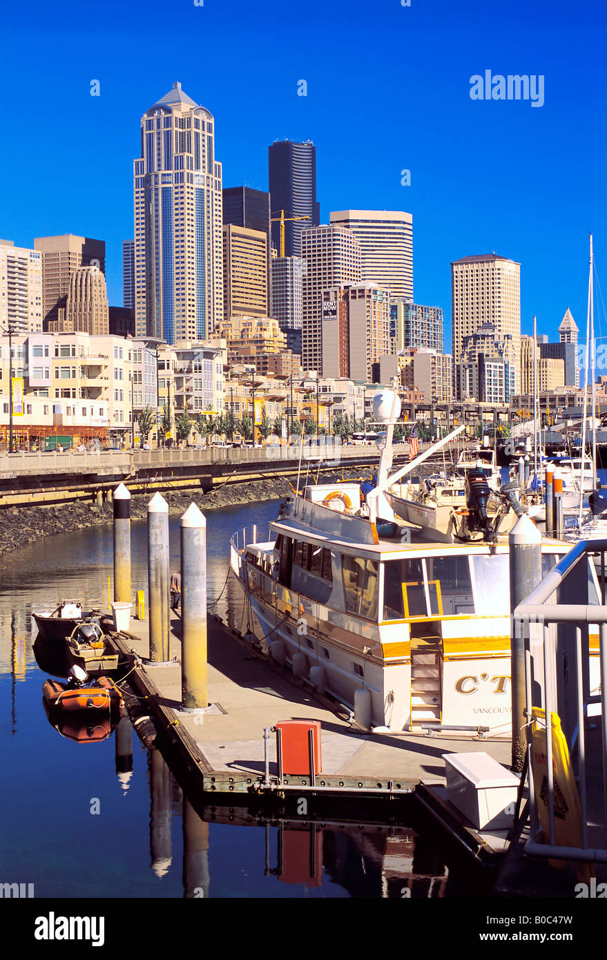 Seattle skyline from Bell Harbor on the waterfront Stock Photo - Alamy