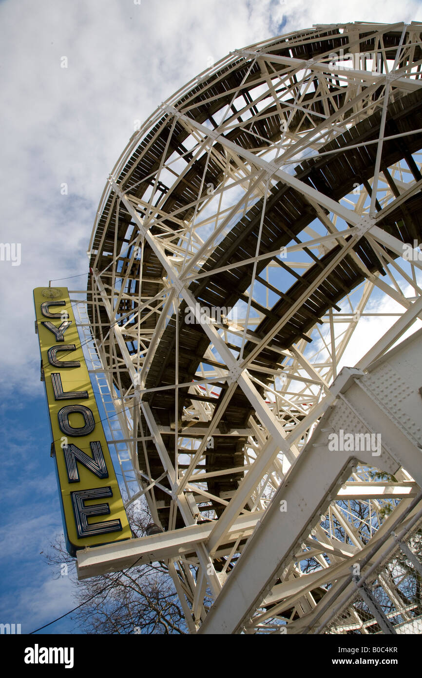 Cyclone rollercoaster at Coney Island NY Stock Photo - Alamy