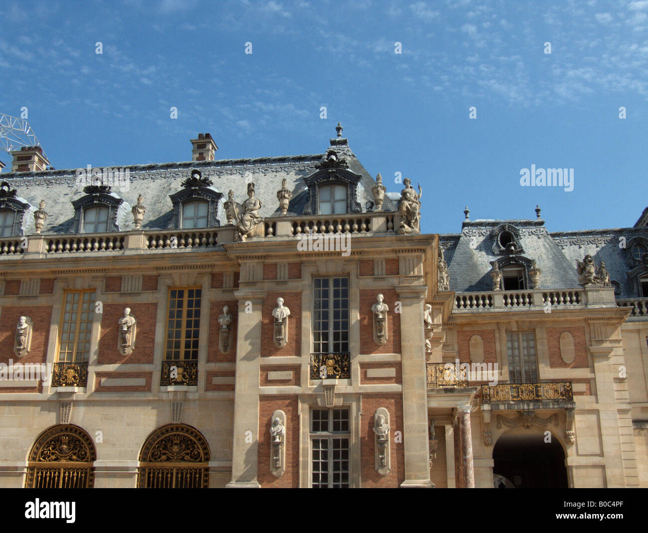 Chateau de versailles palace roof hi-res stock photography and images ...