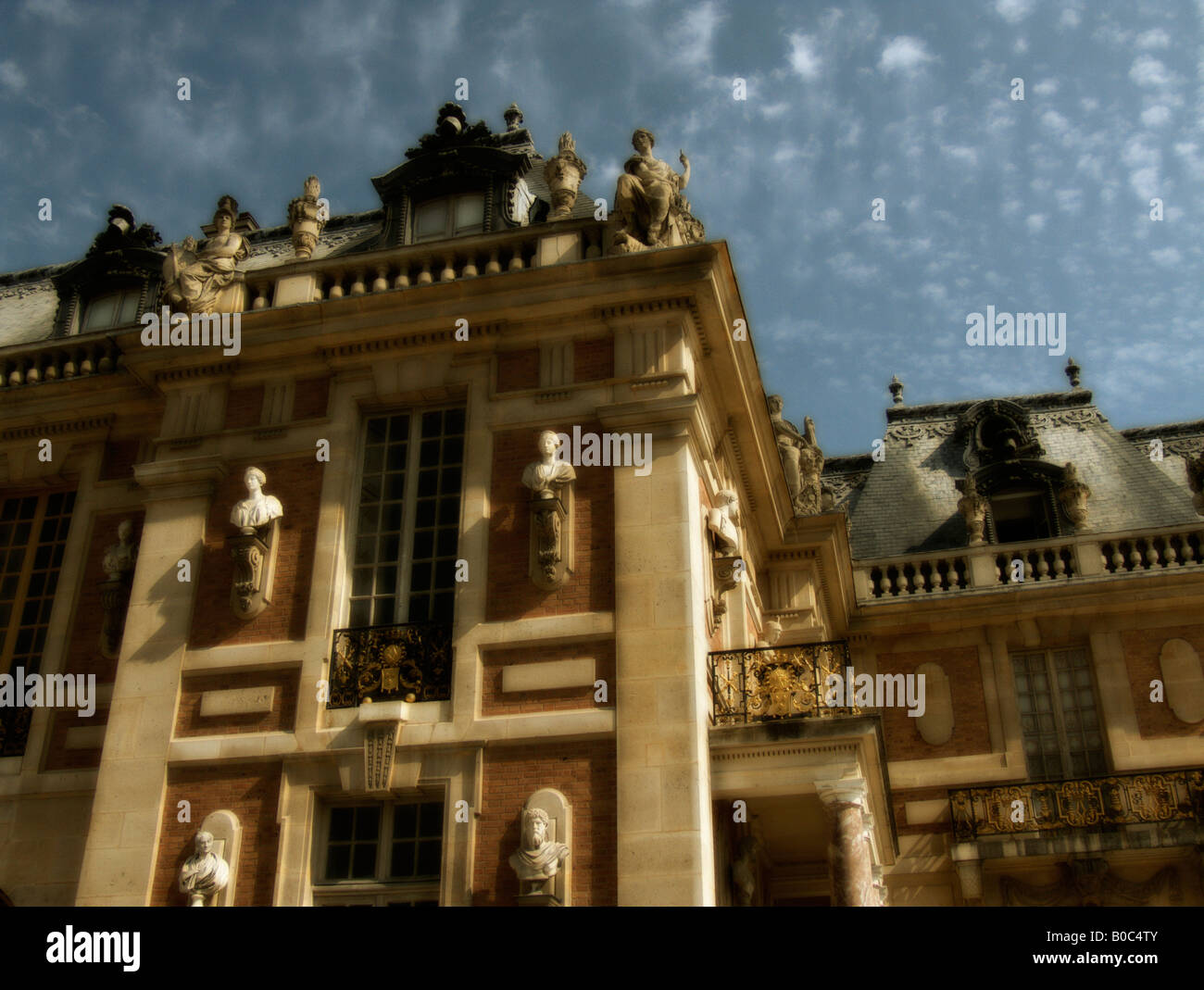 Chateau de versailles palace roof hi-res stock photography and images ...