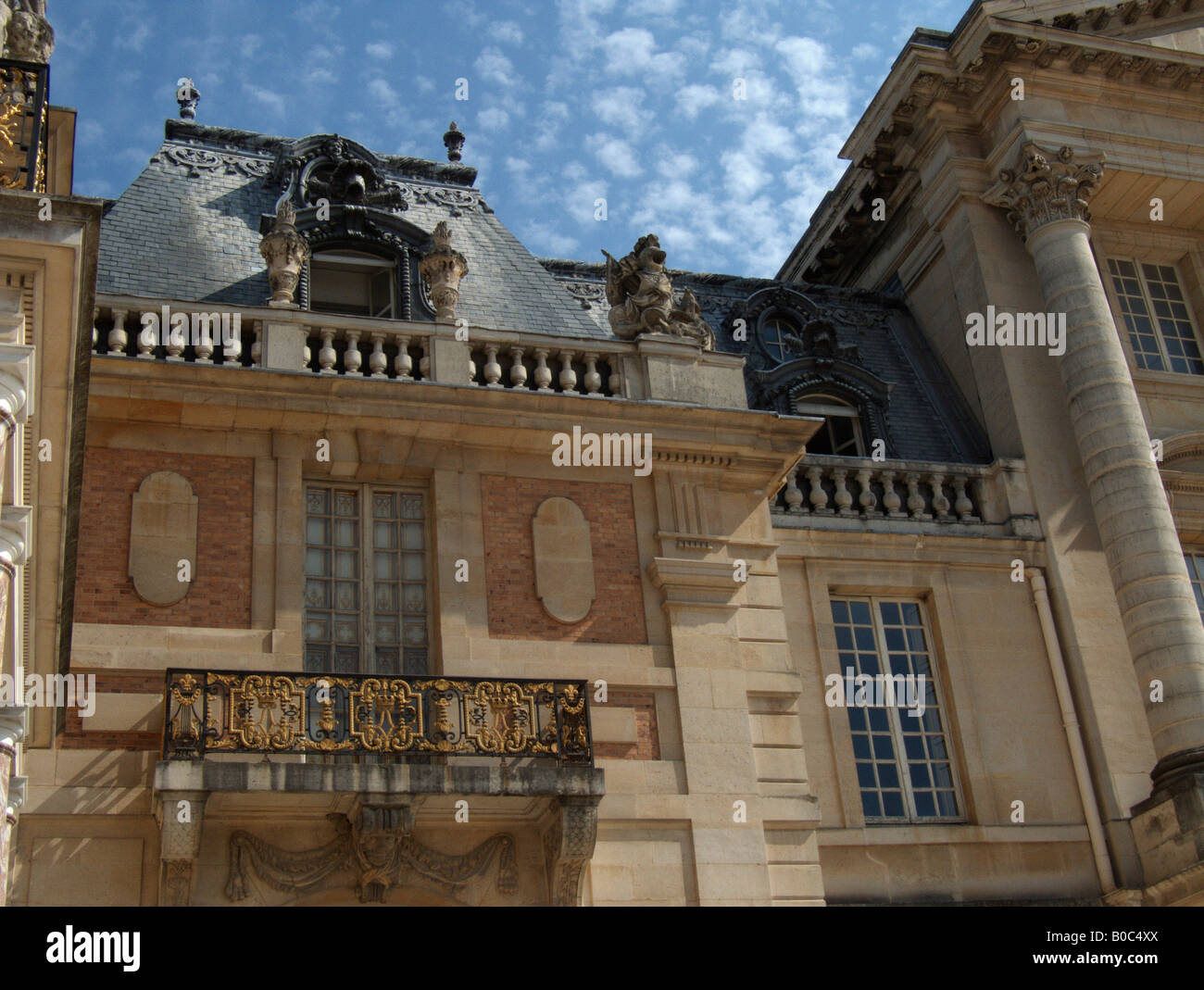 Chateau de versailles palace roof hi-res stock photography and images ...