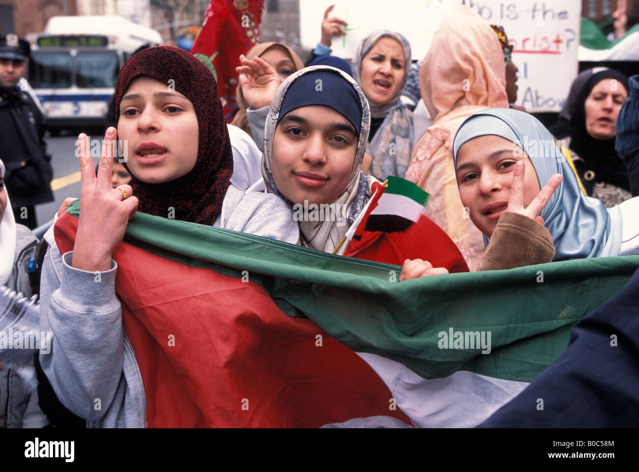 Palestinian and other Arab immigrants in America demonstrate on ...