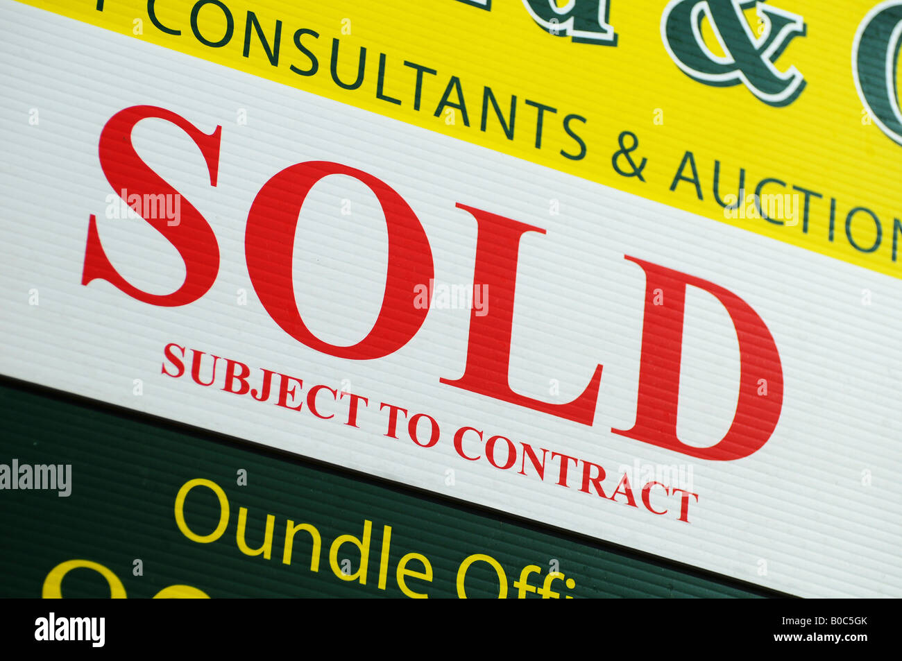 Sold subject to contract sign Stock Photo - Alamy