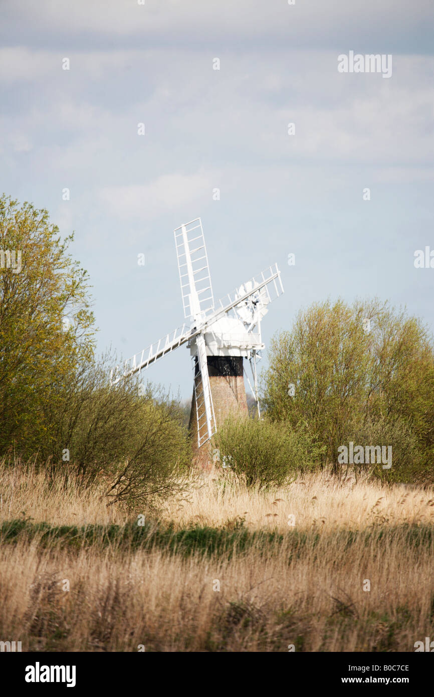 St benets level drainage mill hi-res stock photography and images - Alamy