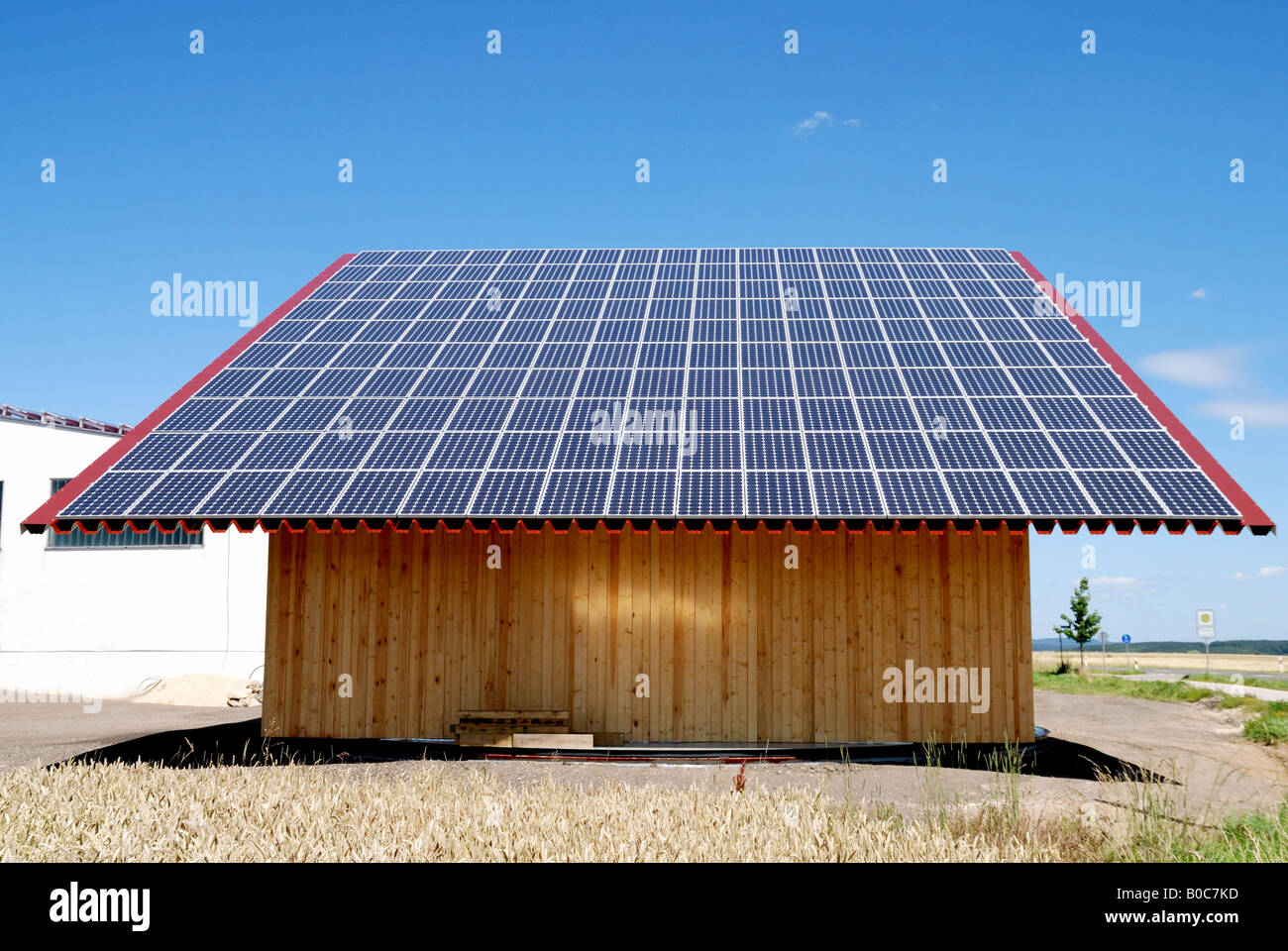 Solar noon hi-res stock photography and images - Alamy