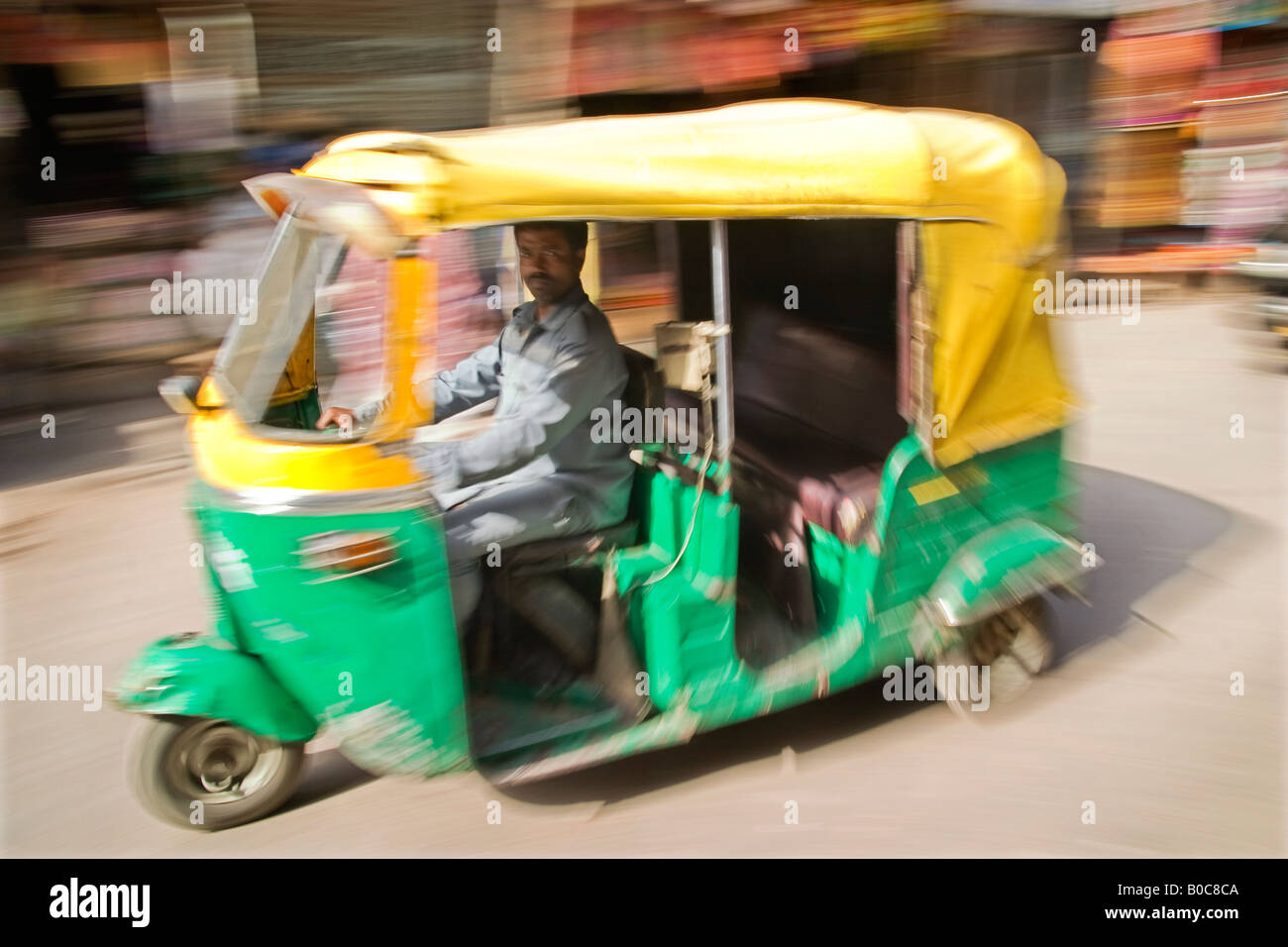 Rickshaw driver, Delhi Stock Photo - Alamy
