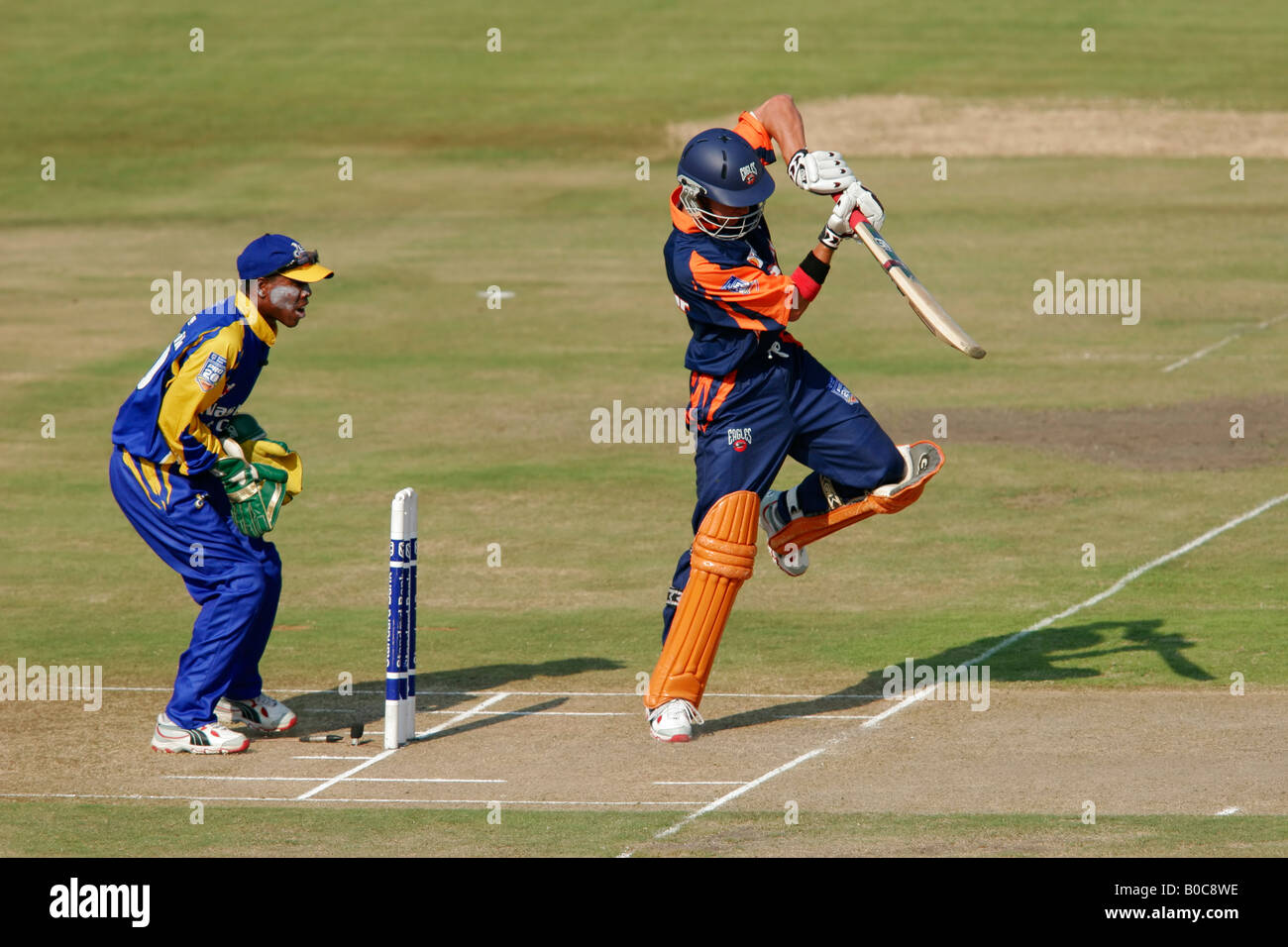 Sport cricket shot action hi-res stock photography and images - Alamy