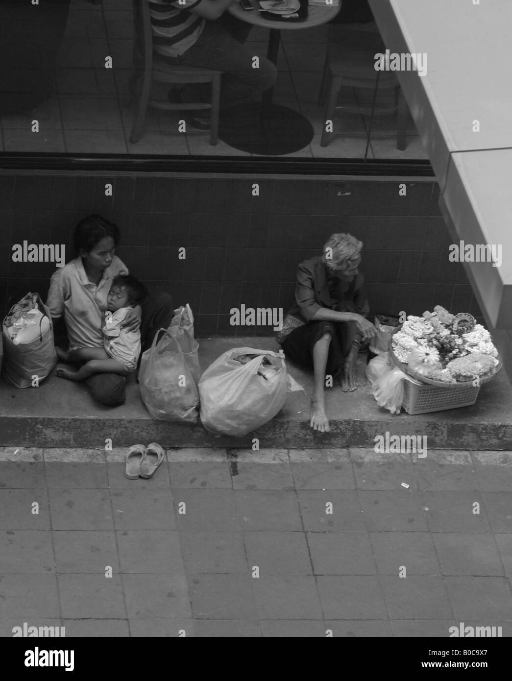 bangkok people, to live and die in bangkok , homeless on silom road ...