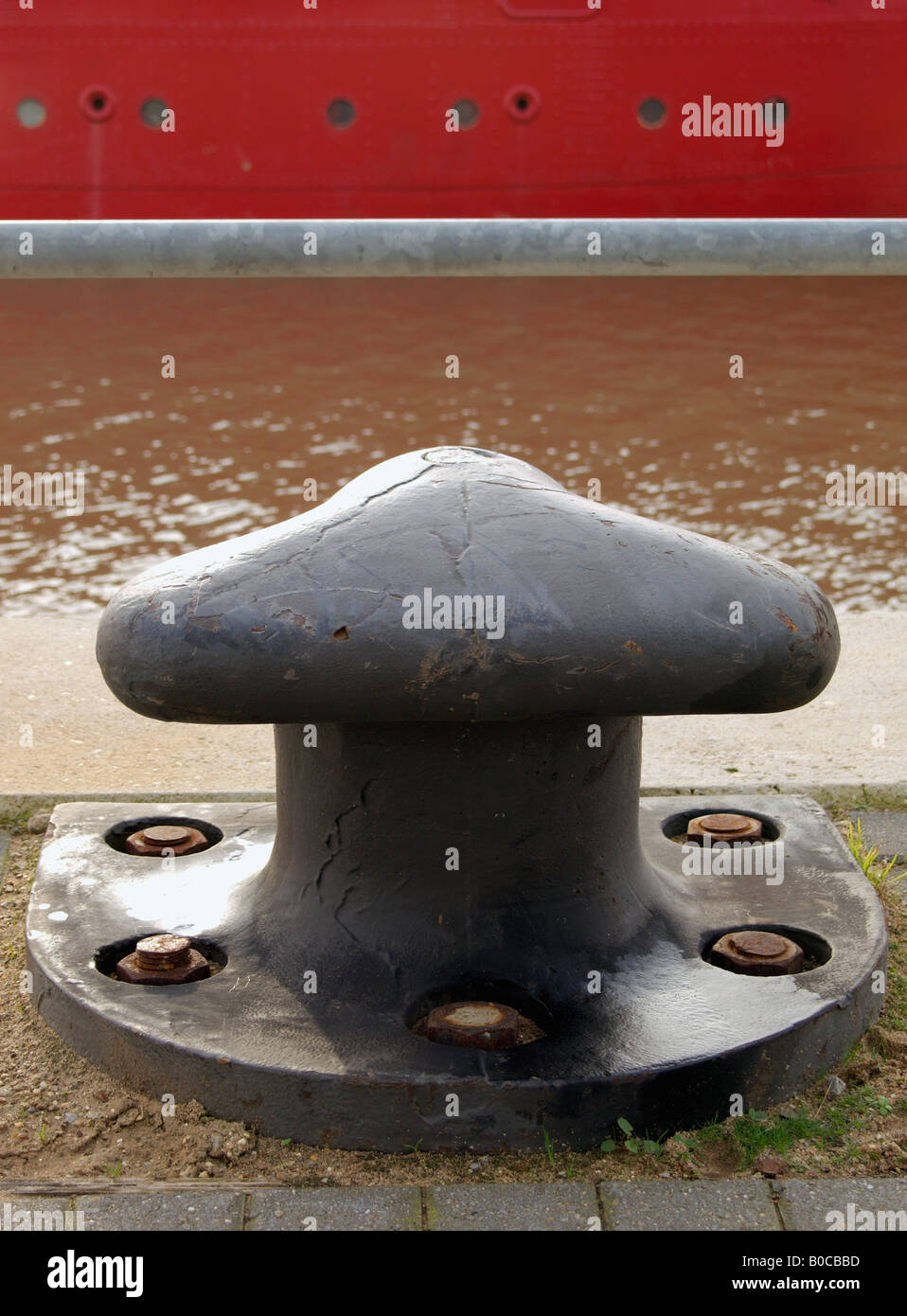 Mooring Bollard High Resolution Stock Photography and Images - Alamy