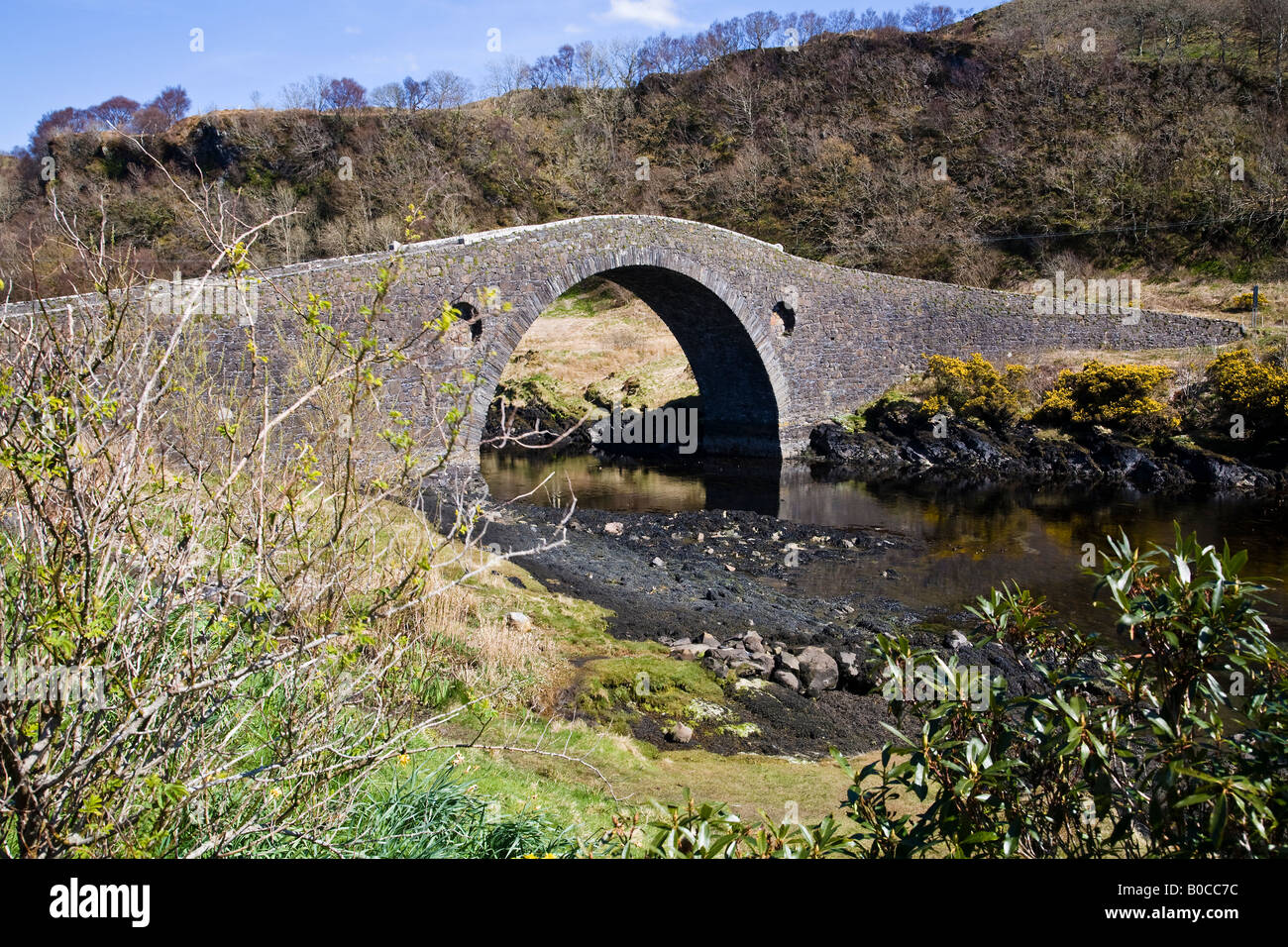 Clachan bridge atlantic bridge seil hi-res stock photography and images ...