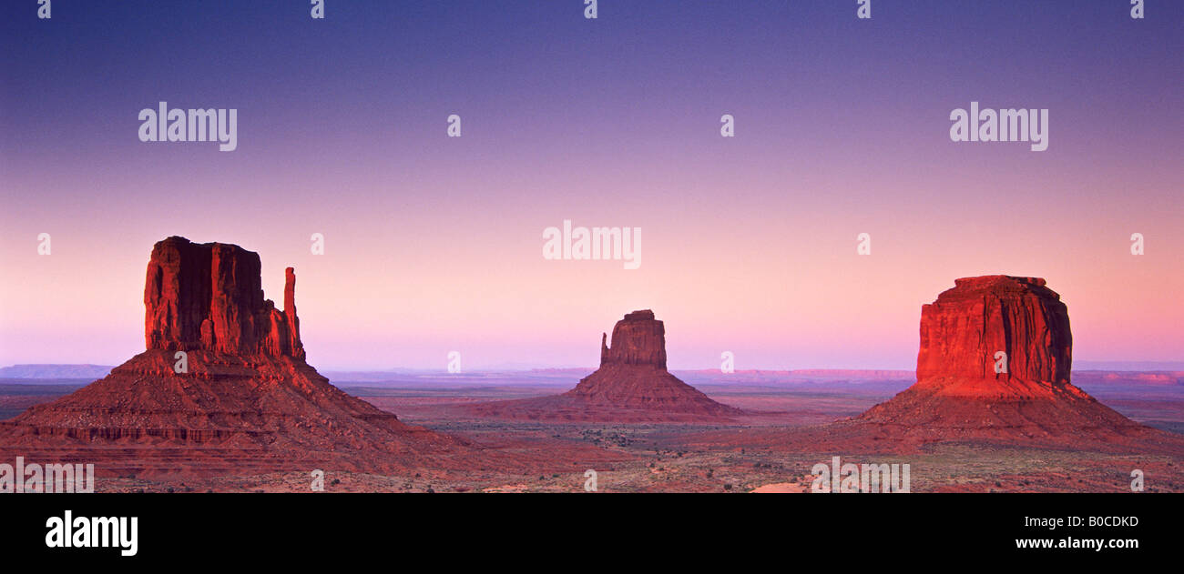 Monument Valley at sunset, Utah Stock Photo - Alamy