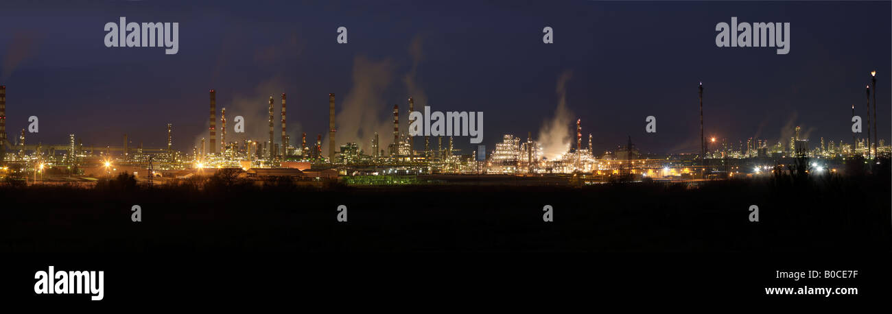 oil refinery in Tarragona,Spain Stock Photo - Alamy