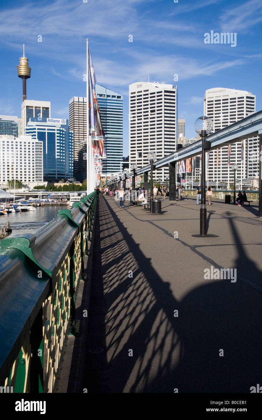 Darling harbor sydney monorail hi-res stock photography and images - Alamy