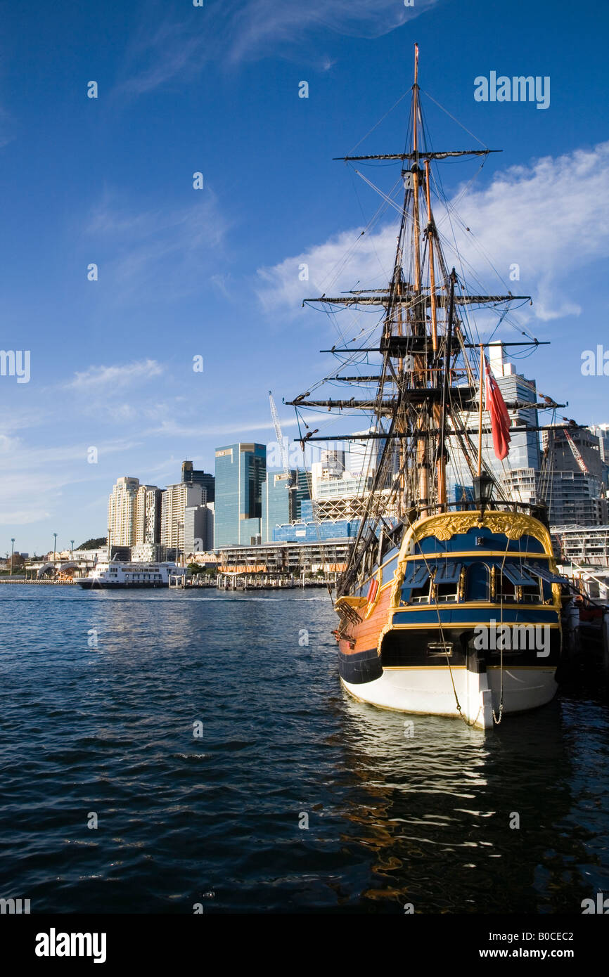 Ship endeavour sydney hi-res stock photography and images - Alamy