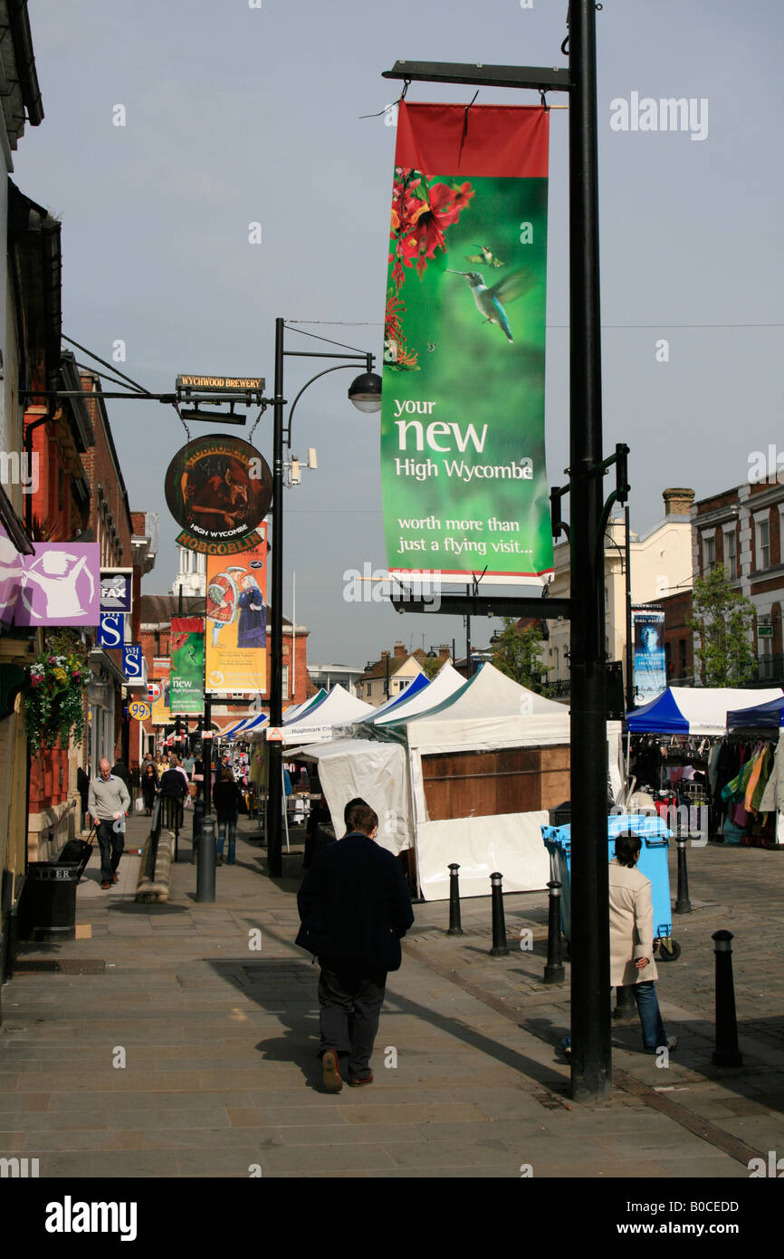 High wycombe town centre shopping hi-res stock photography and images ...