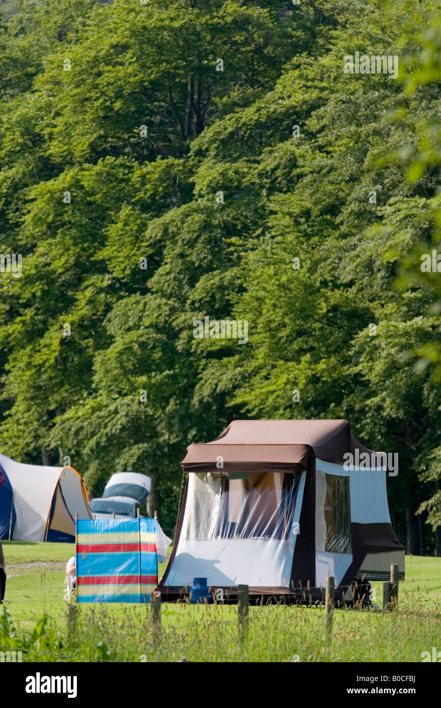 Tent camp borders hi-res stock photography and images - Alamy