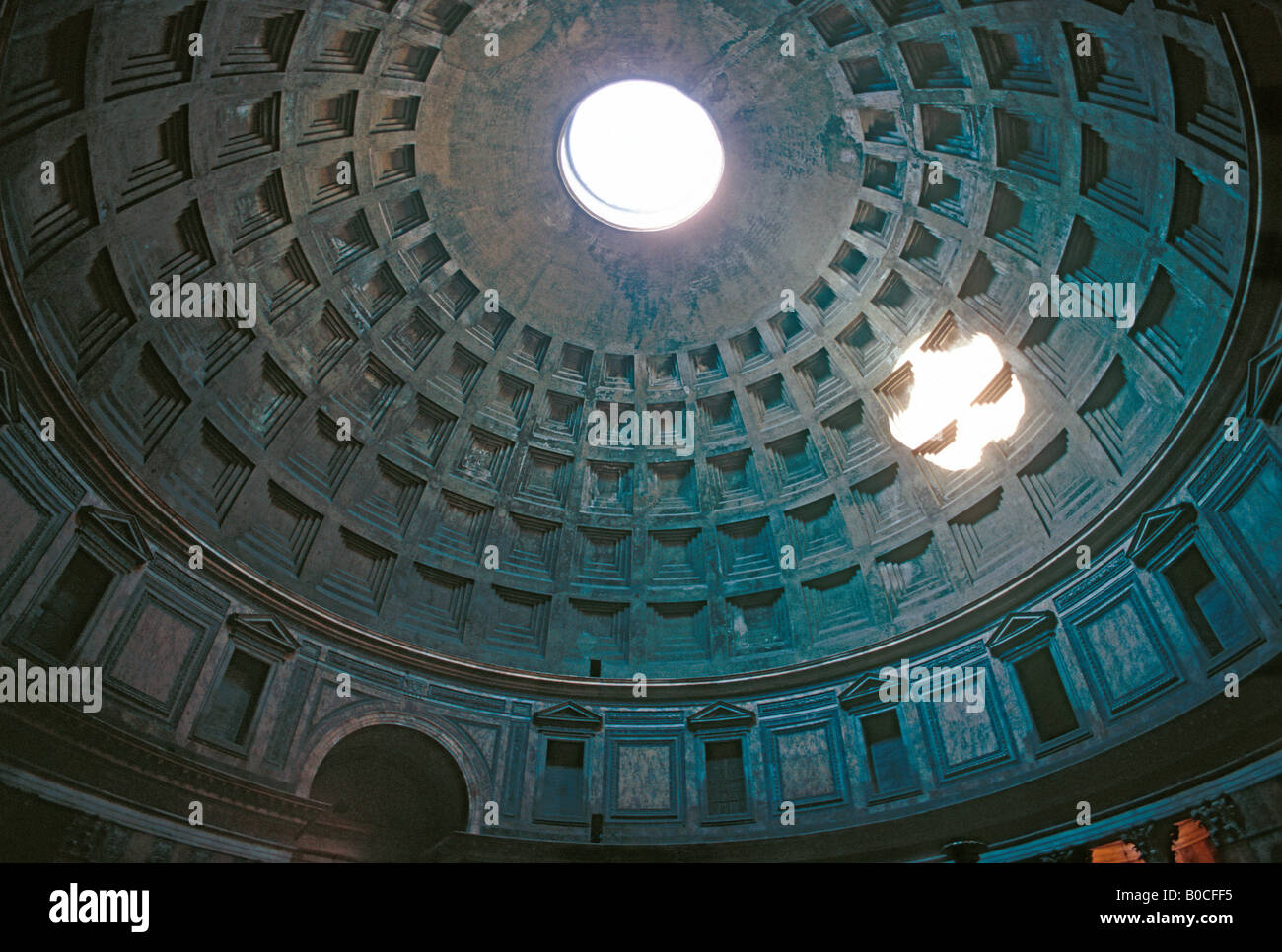 Coffered ceiling pantheon interior dome hi-res stock photography and ...