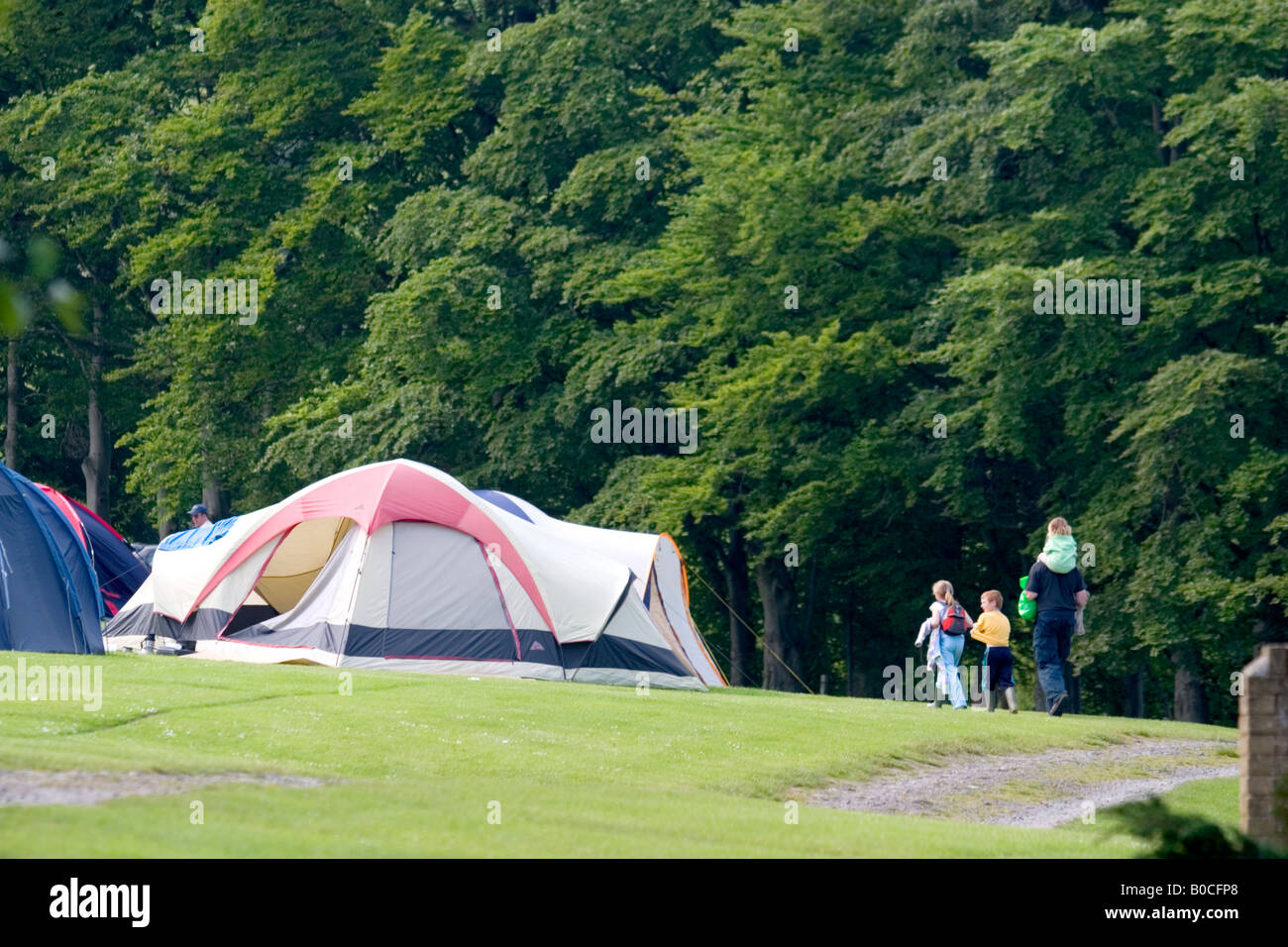 Tent camp borders hi-res stock photography and images - Alamy