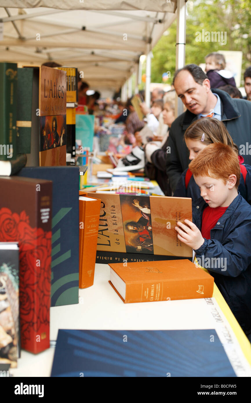 St George's Day (Dia Sant Jordi) in Barcelona, Catalonia, Spain Stock ...