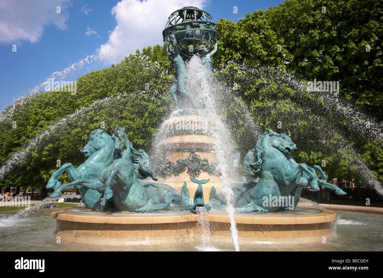 Fontaine de l'Observatoire Paris France featuring sculpture by Pierre ...