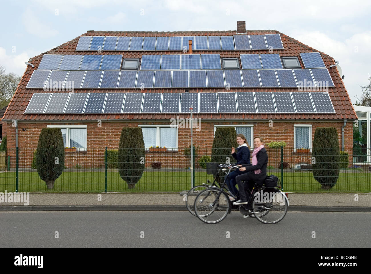 Solar photovoltaics hi-res stock photography and images - Alamy