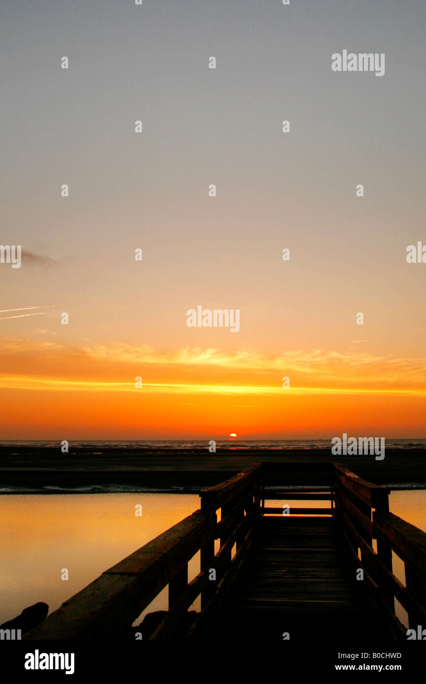 Sunrise over pier , St. Simons Island, Georgia Stock Photo - Alamy