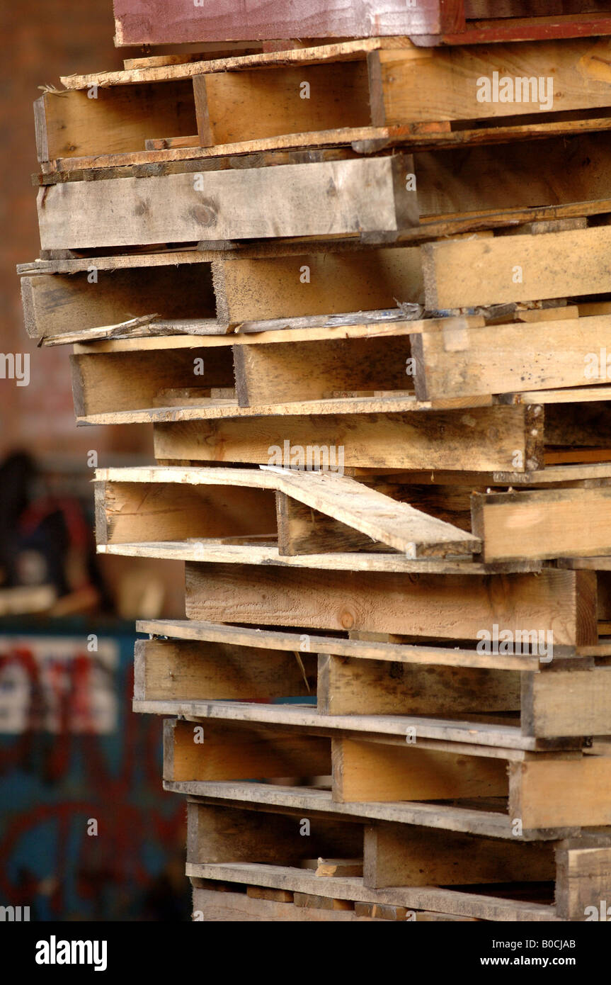 Manufacturing and distribution of wooden pallets Stock Photo - Alamy