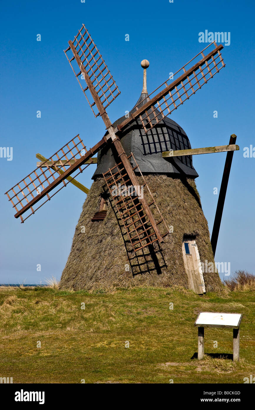 Old heather thatched windmill hi-res stock photography and images - Alamy