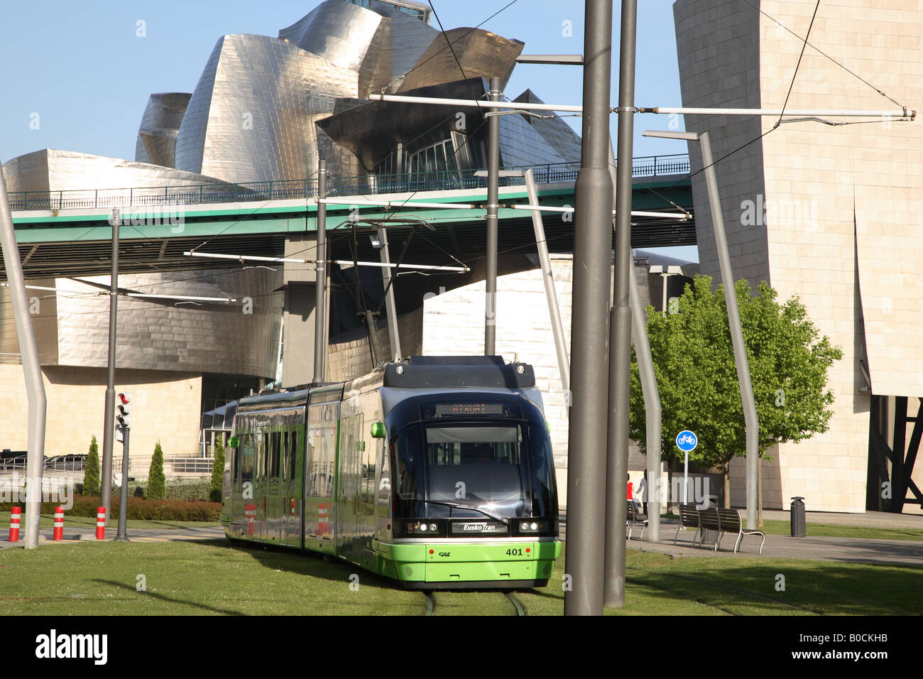 Tram and the Guggenheim Museum, Bilbao, Pais Vasco, Basque Country ...