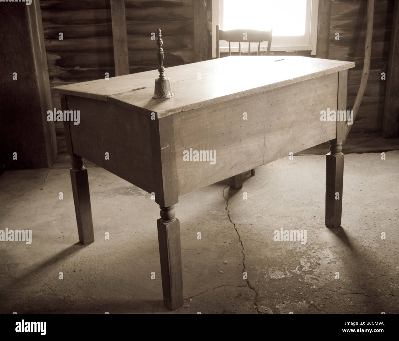 Old empty office hi-res stock photography and images - Alamy