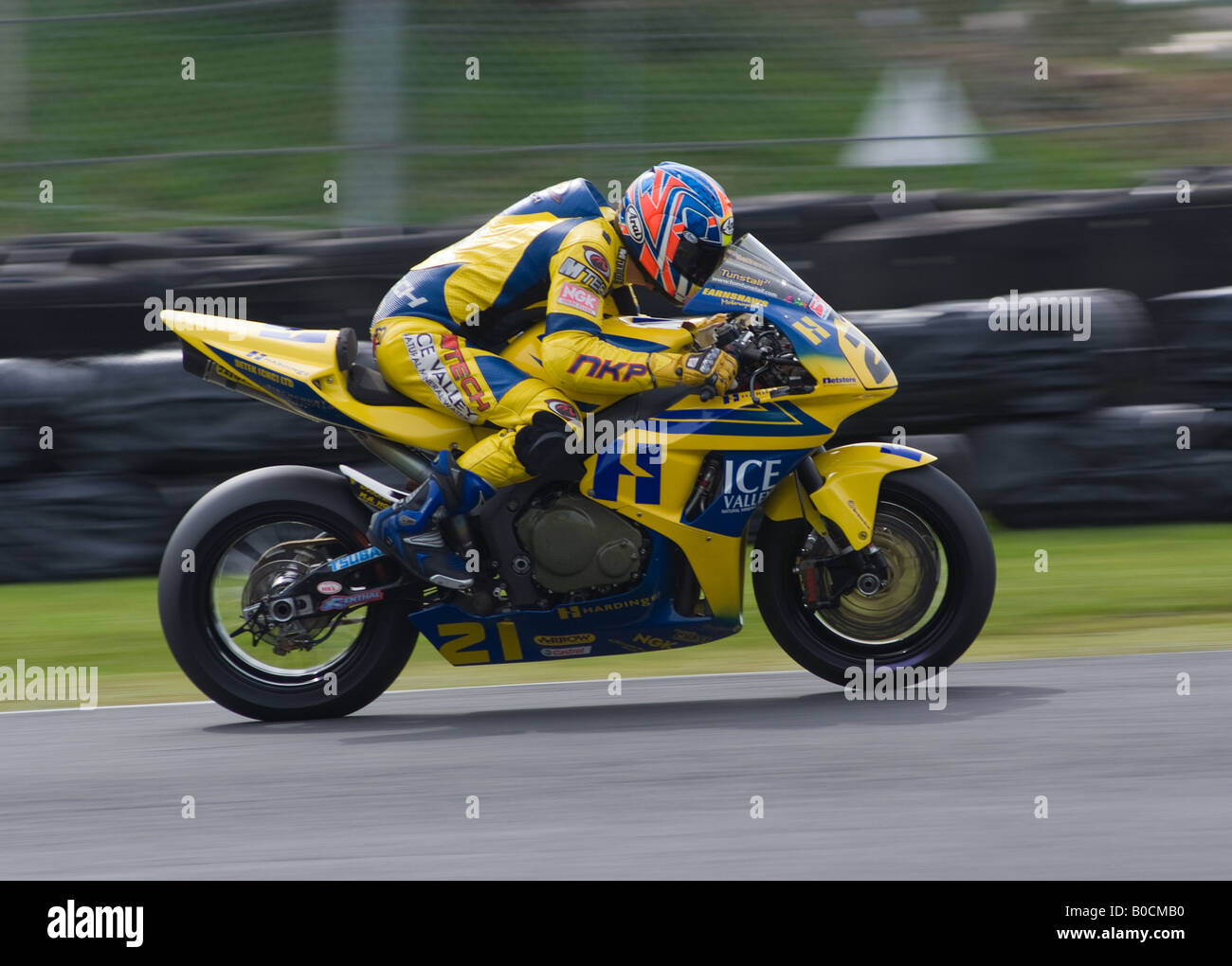 Tom Tunstall Riding a Honda Motorbike in the British Superbike ...