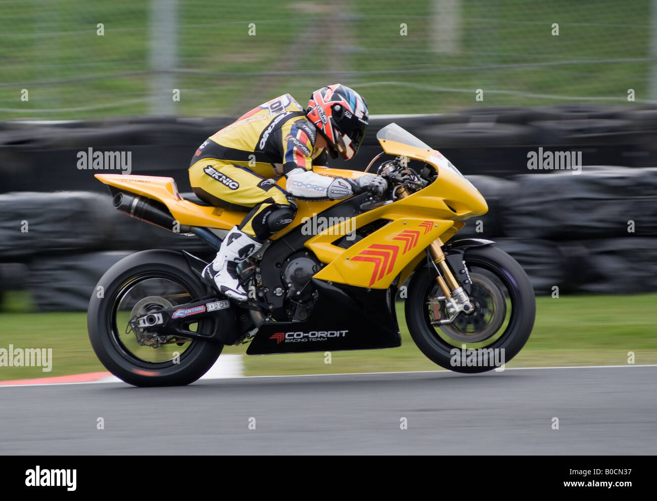Dean Ellison Riding a Yamaha Motorbike in the British Superbike ...