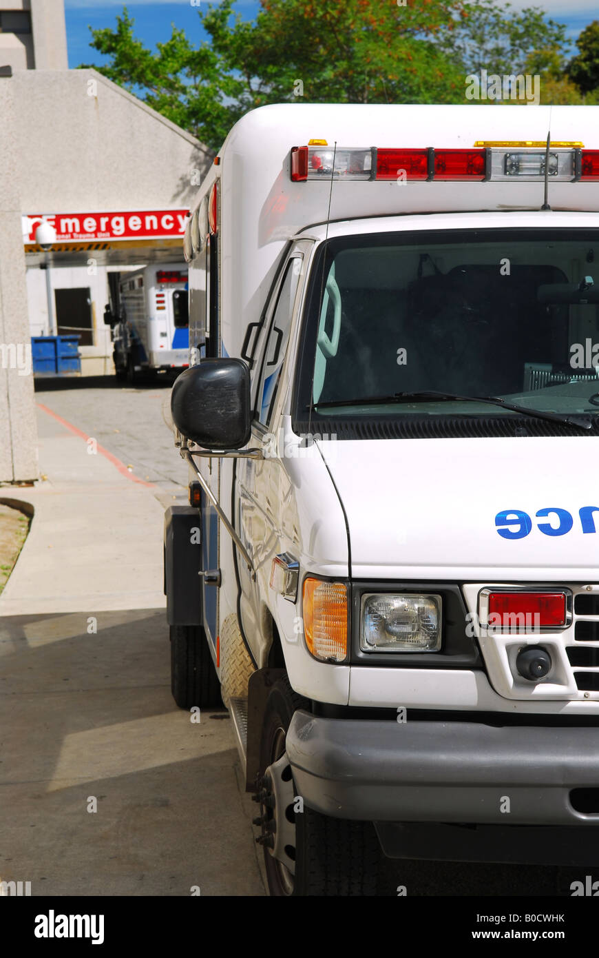 Ambulance parked in front hospital hi-res stock photography and images ...