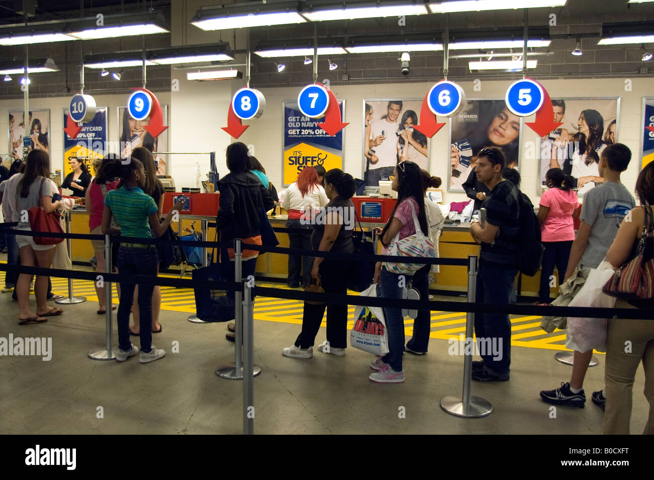 Shoppers on line in an Old Navy store in New York Stock Photo - Alamy