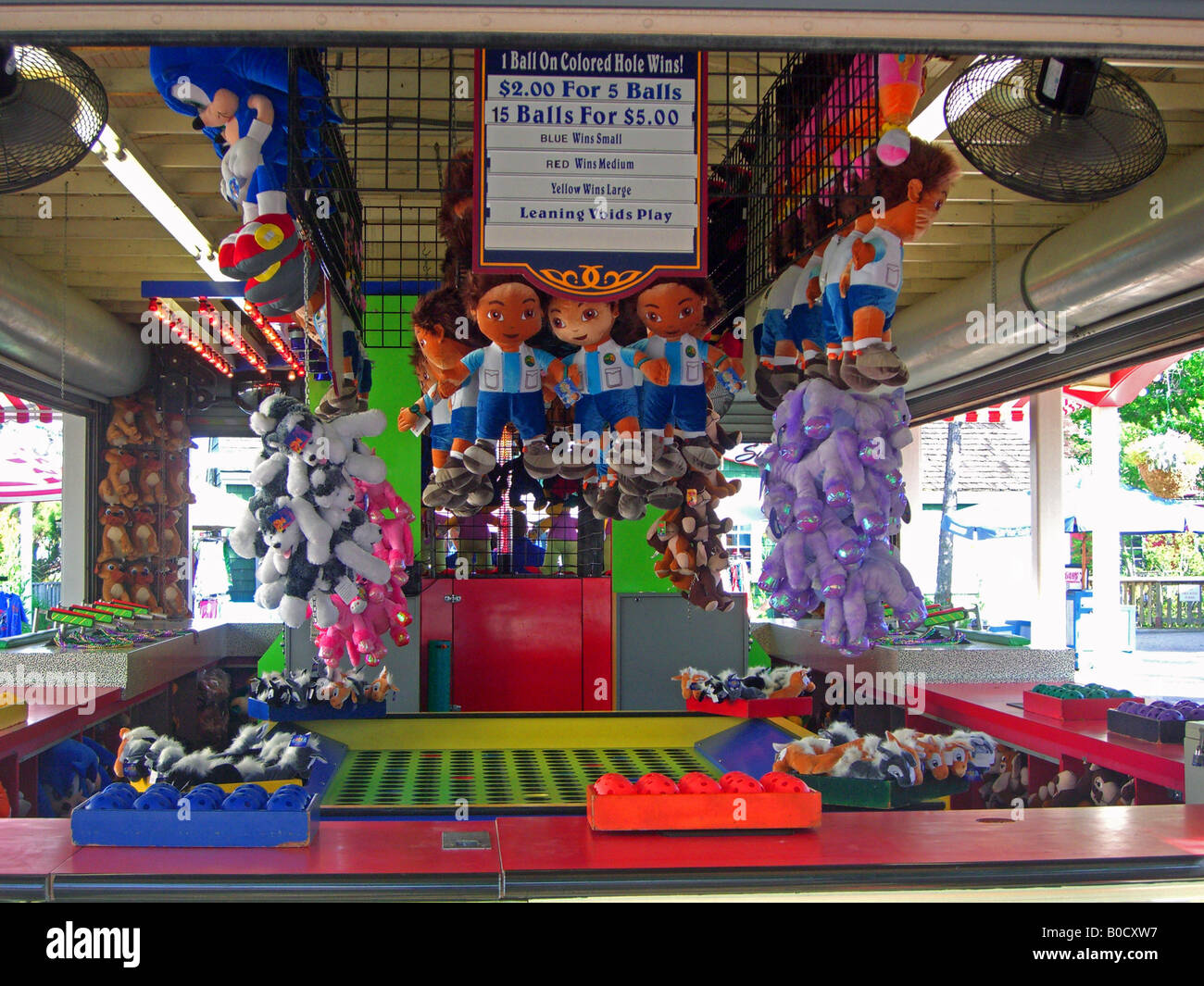 Carnival midway prizes hi-res stock photography and images - Alamy