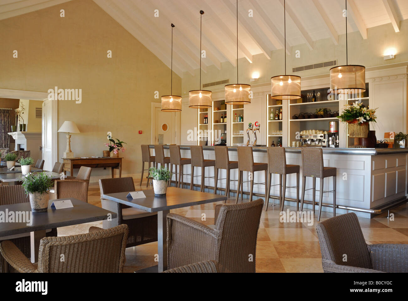 Golf club house bar hi-res stock photography and images - Alamy