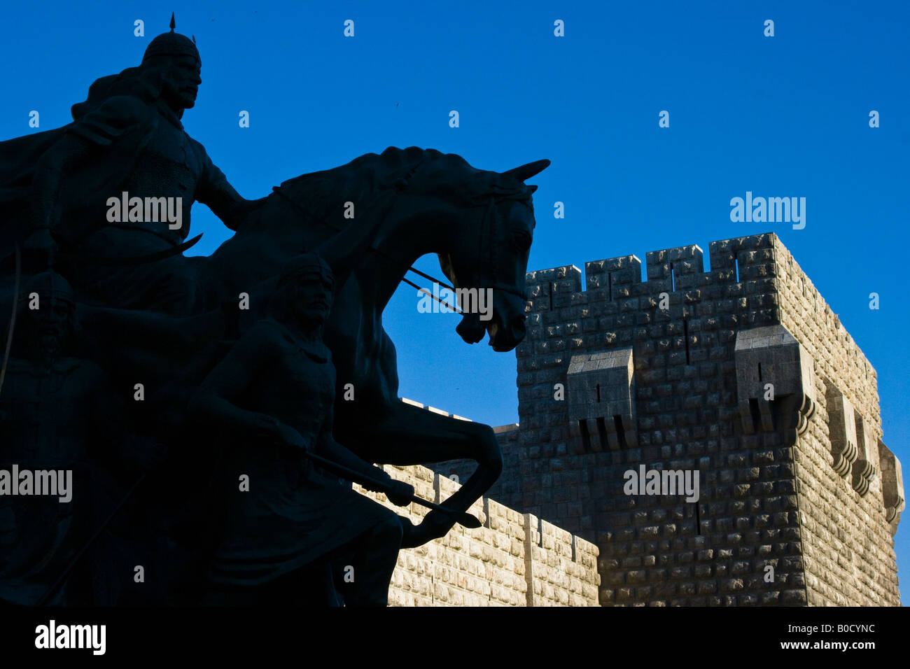 Statue of saladin damascus, syria hi-res stock photography and images ...