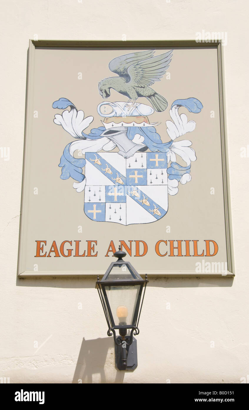 Eagle pub sign hi-res stock photography and images - Alamy