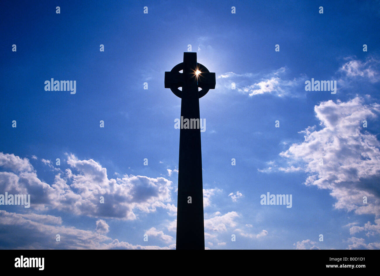 The sun bursts through the Tennyson Monument, Isle of Wight Stock Photo ...