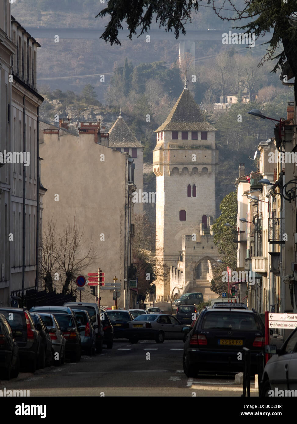 Pont valentre in the city of cahors hi-res stock photography and images ...
