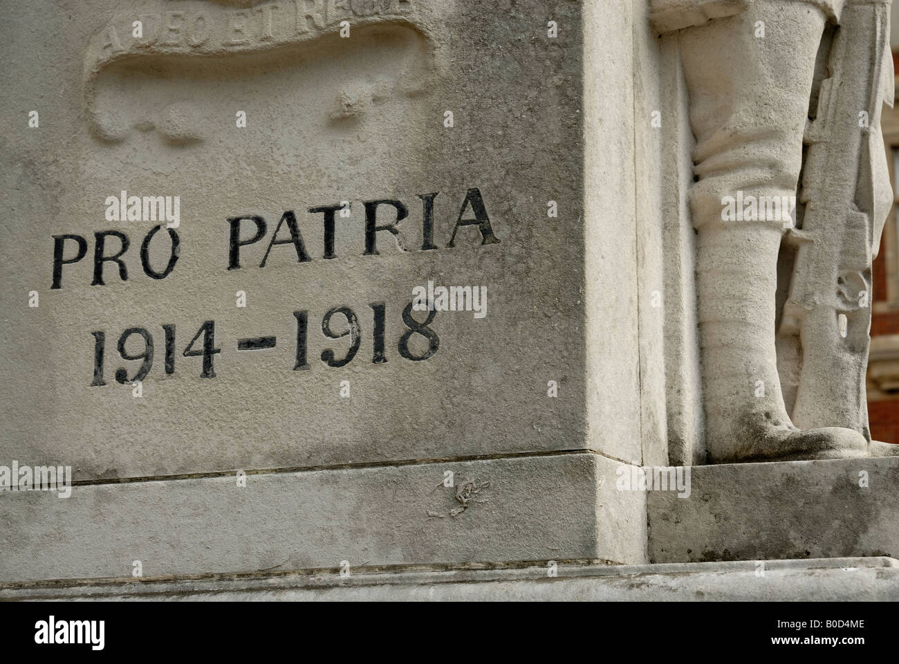 Dulce et decorum est pro patria mori hi-res stock photography and ...