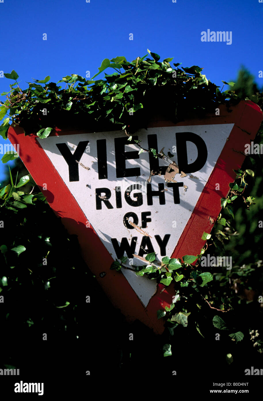 Irish road sign at junction hi-res stock photography and images - Alamy