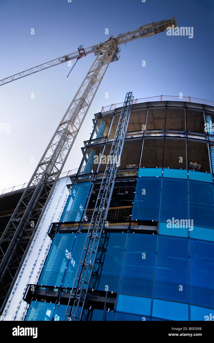 Uk construction building concrete pillars hi-res stock photography and ...
